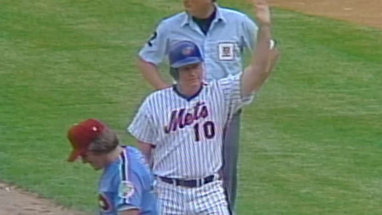 Staub's consecutive pinch-hit streak reaches eight - YouTube