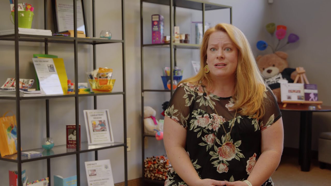 That Deserves a Crown: Erin Clark from Bright Blessings - YouTube