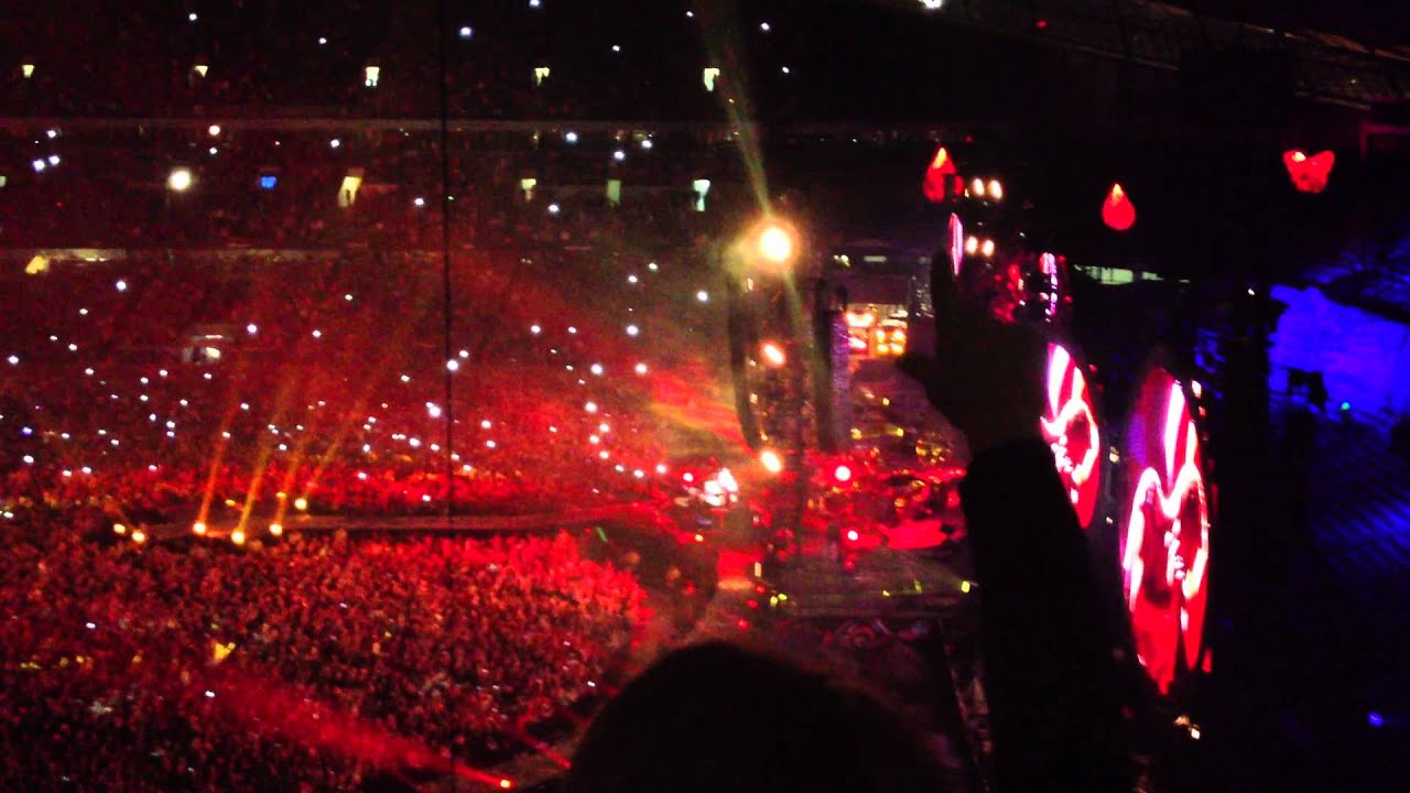 Coldplay Finale - Manchester Etihad Stadium - YouTube