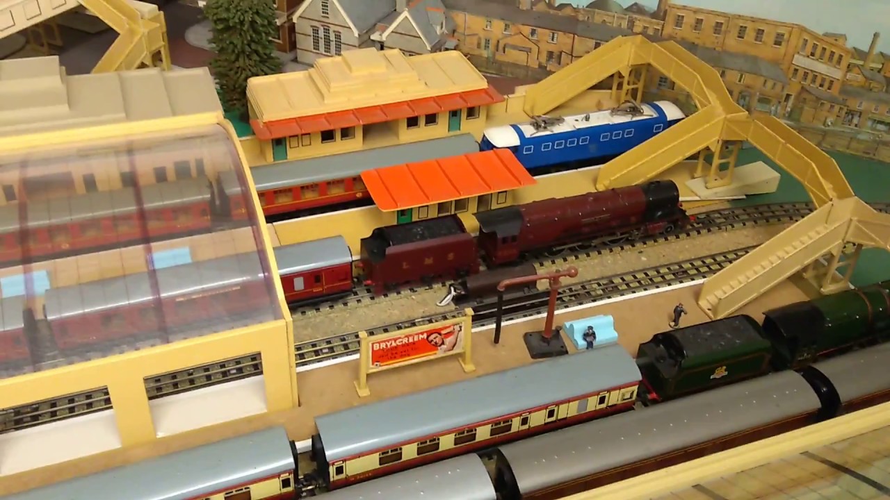 Hornby Dublo Mercia layout part 6, layout details final video. - YouTube