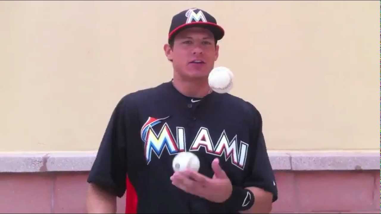 Baseball juggler - YouTube