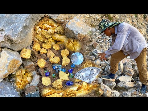 Moment of finding treasure full of diamond, gold and crystal by digging ...