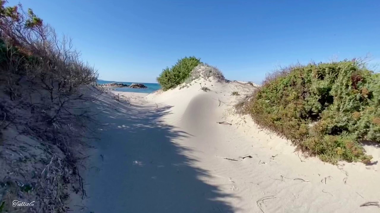 Spiaggia Rena Majori - YouTube