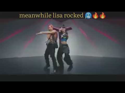 Meanwhile Lisa's flexibility 🥶🥶