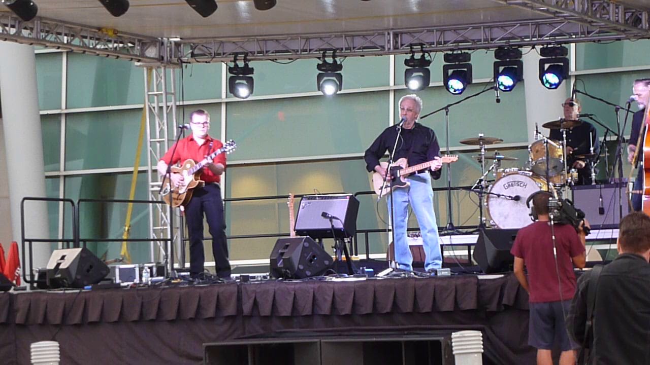 Jack Scott performs "Burning Bridges" at the Warren Birthday Bash 2018 ...