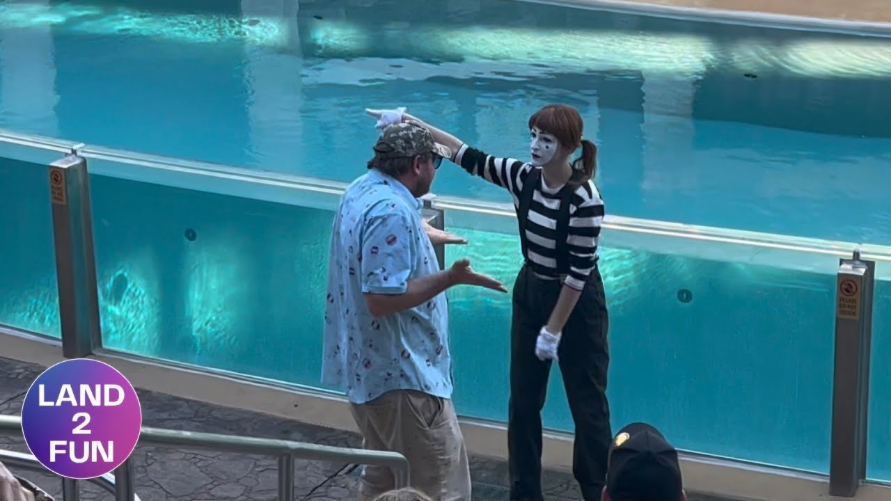 Megan The Female Seaworld Mime Orlando Youtube