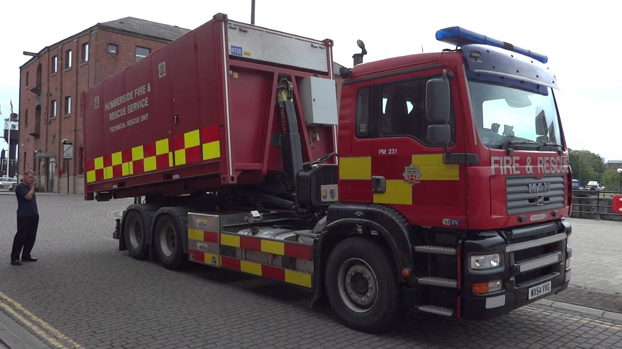 Humberside Fire & Rescue - MAN TG-M Prime Mover Loading Technical ...