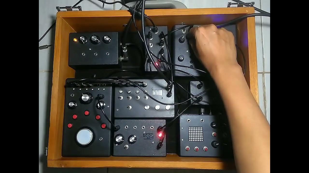 ARDUINO SYNTHESIZER - YouTube