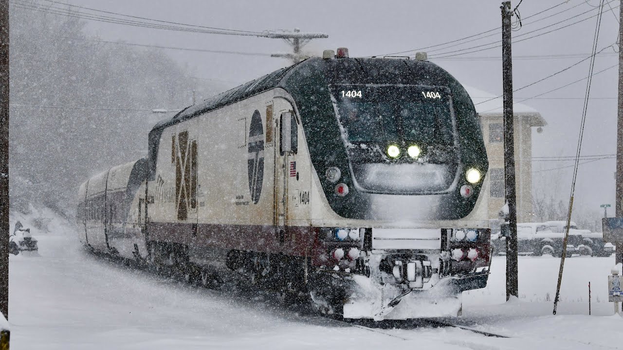 Amtrak Cascades Trains in the Snow - Winter 2024 - YouTube
