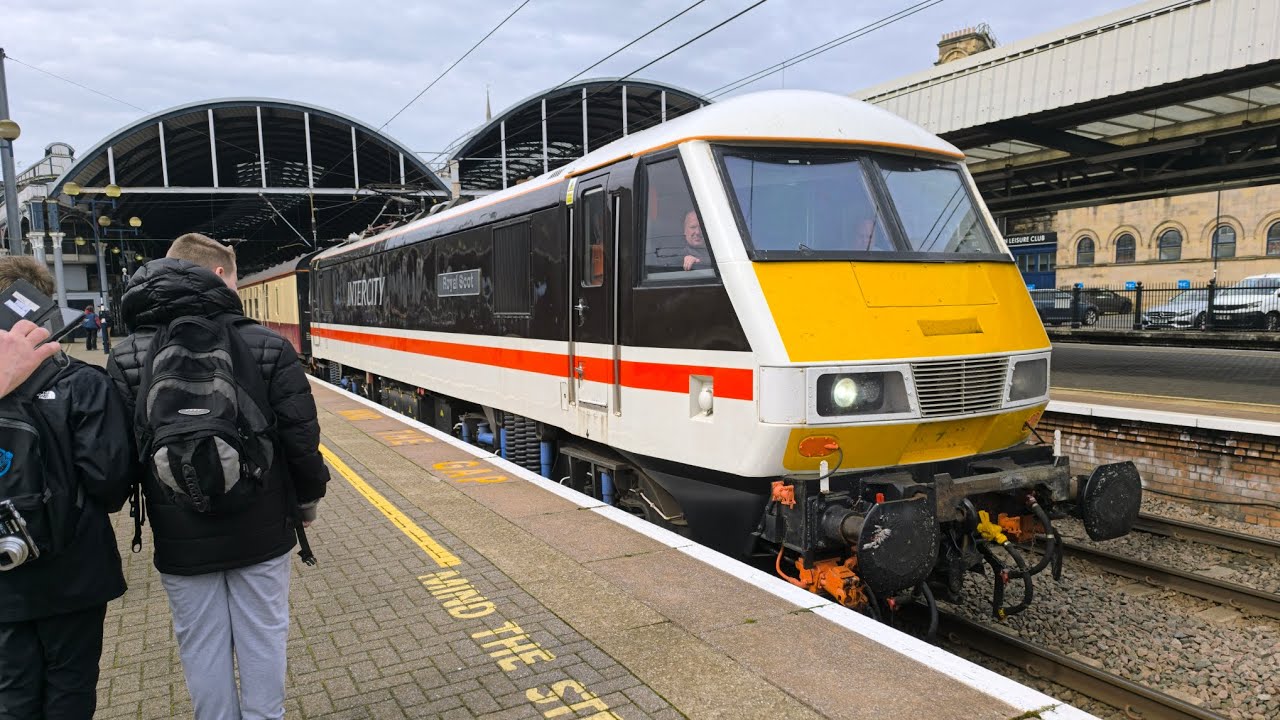 90001 + 47810 | Intercity class 90 departing Newcastle - YouTube