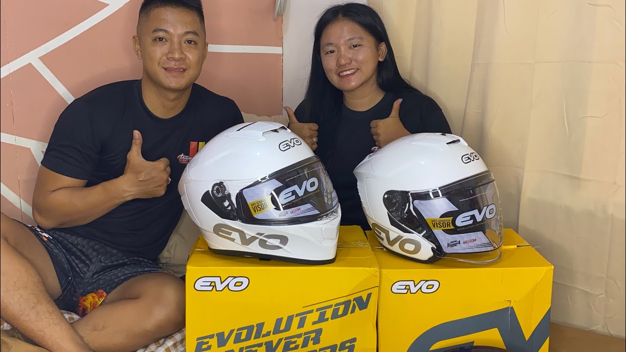 EVO HELMET UNBOXING from TEAM GRAPHITEE - YouTube