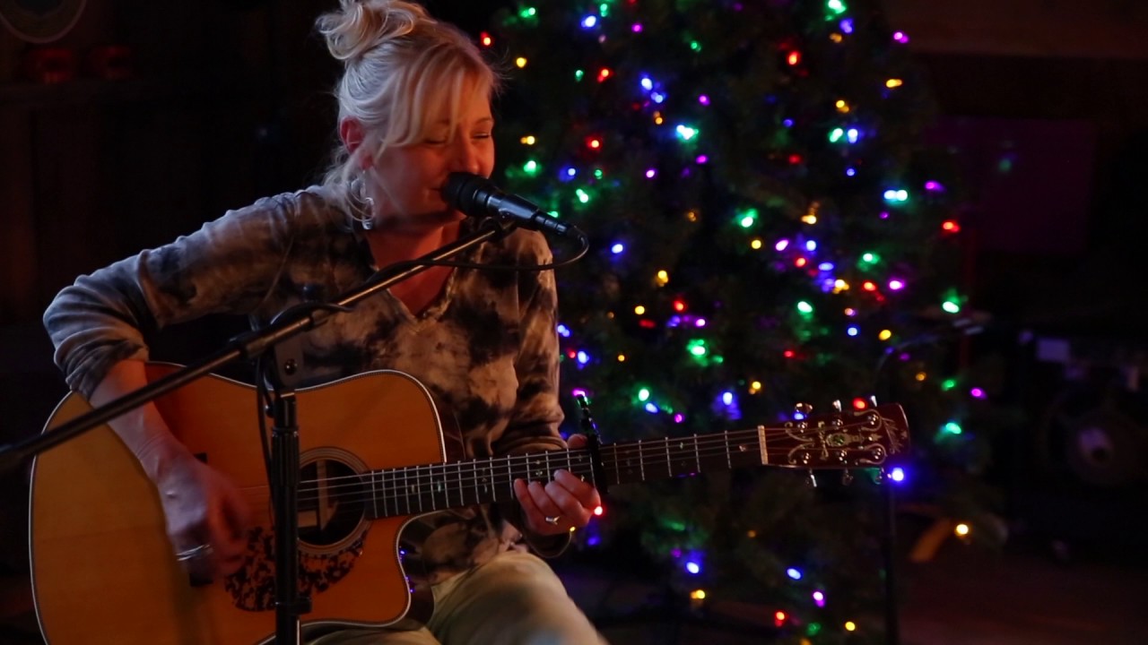 Wrongtown - Mechelle Zydenbos & Kevin Labrecque - "Brickwall" - YouTube