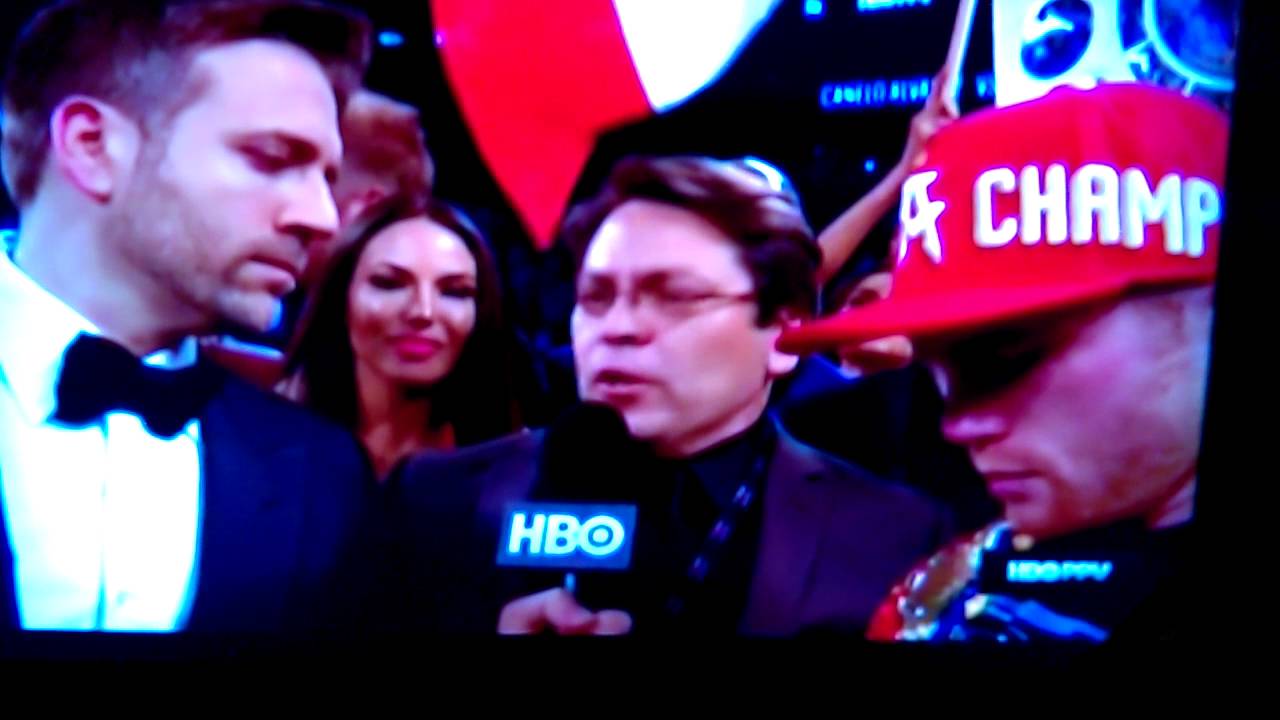 Canelo invites GGG to enter the ring post fight interview - YouTube