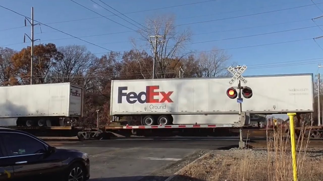 Eber Rd. Railroad Crossing - Holland, OH - 11/10/23 - YouTube