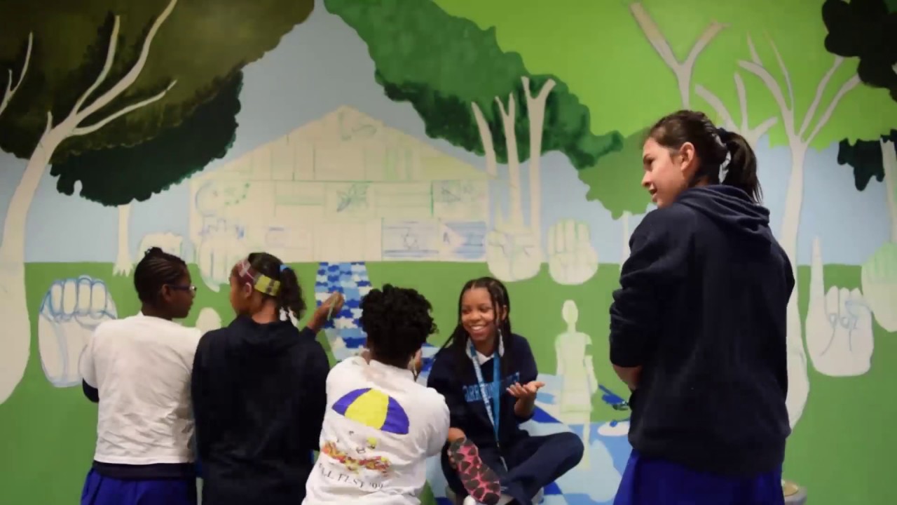 8th Grade Making a Mural elective - YouTube