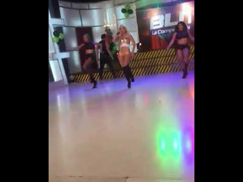 NANDA ft. CRISS - Sacude tus caderas. Presentacion en BLN la competencia