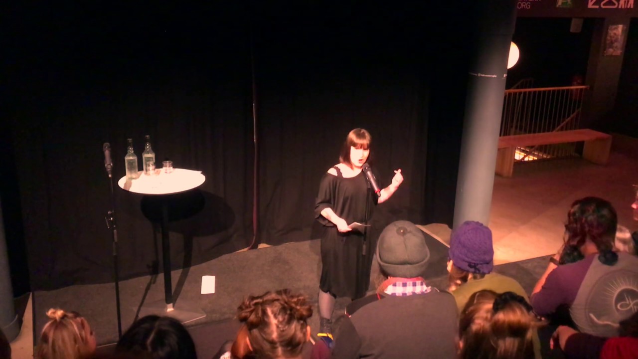 Hanna Haag - Min kropp är ett vapen - live Spoken word på Folkteatern ...
