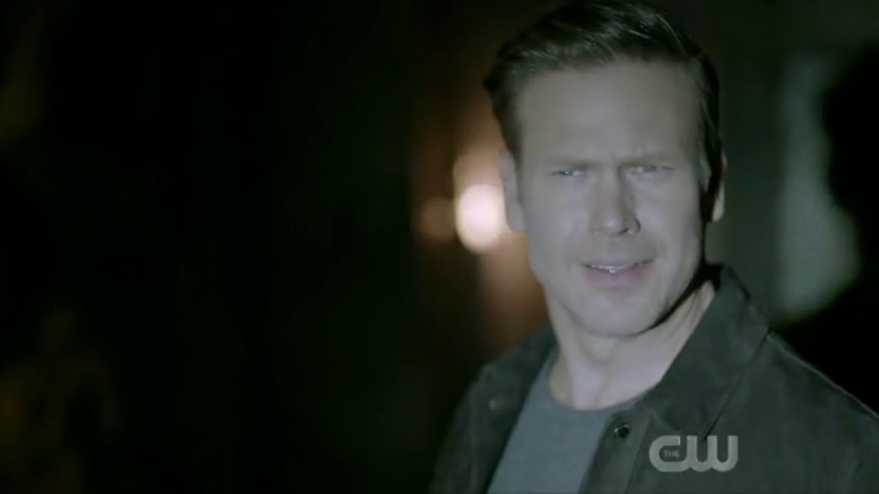 Legacies 1x16 Rafael Helps Kaleb, Gorgon Kiss's MG's Cheek - YouTube