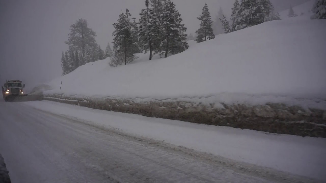 Caltrans Western Star snow plow truck on I-80 1/15/19 - YouTube