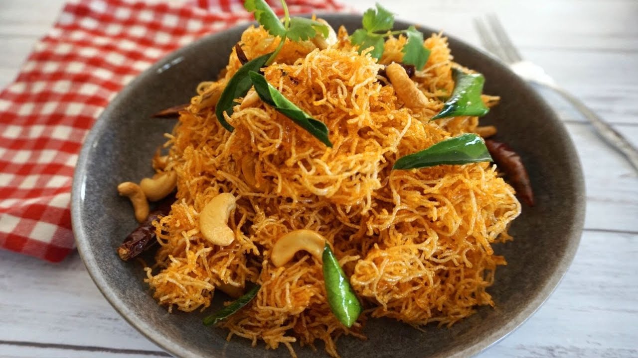 Thai Crisp Fried Noodle | Mee Krob - YouTube