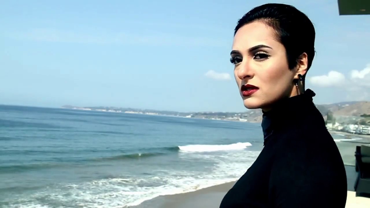 Rana Mansour - 'Yeraz' (Official Video) - YouTube