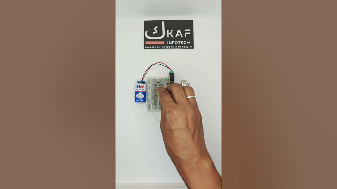 Potentiometer Control LED fading (Regulator) #diyrobotics #arduinoproject #shortsfeed #robotics ...