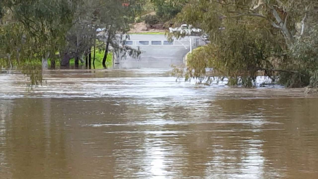 Cowra September 2016 Flood - YouTube