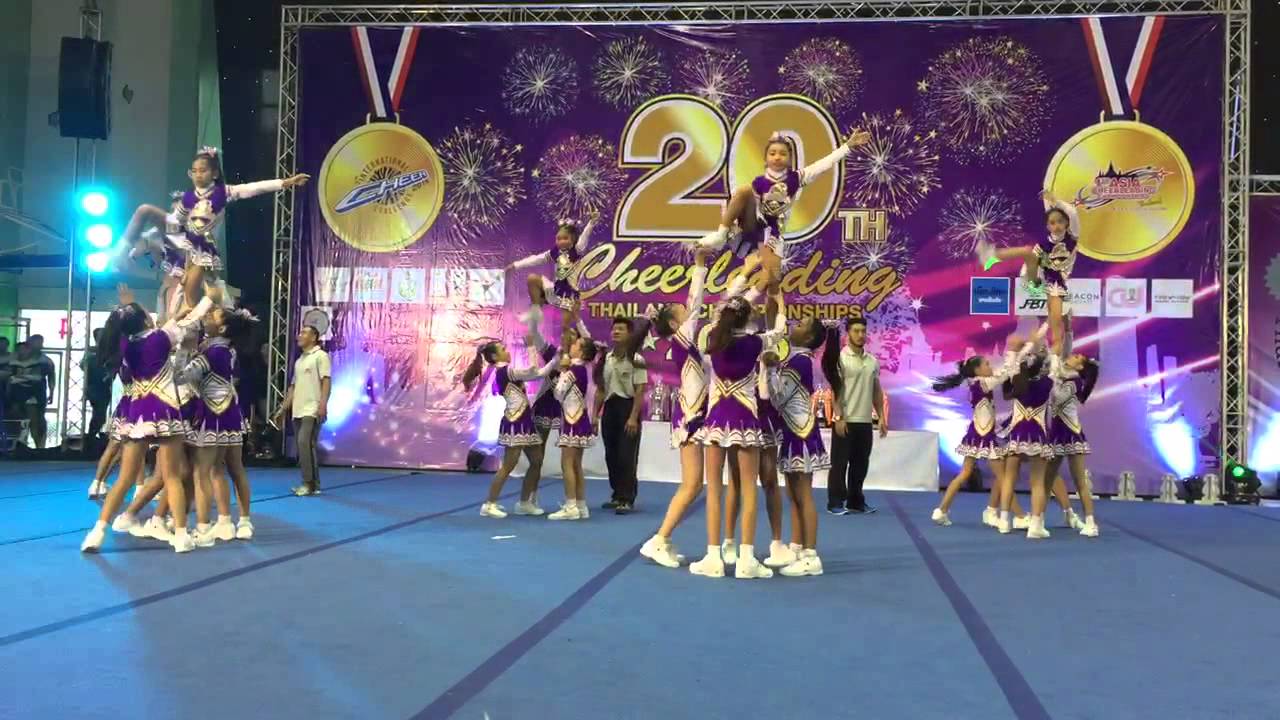 The Panthers - Cheerleading Team - YouTube