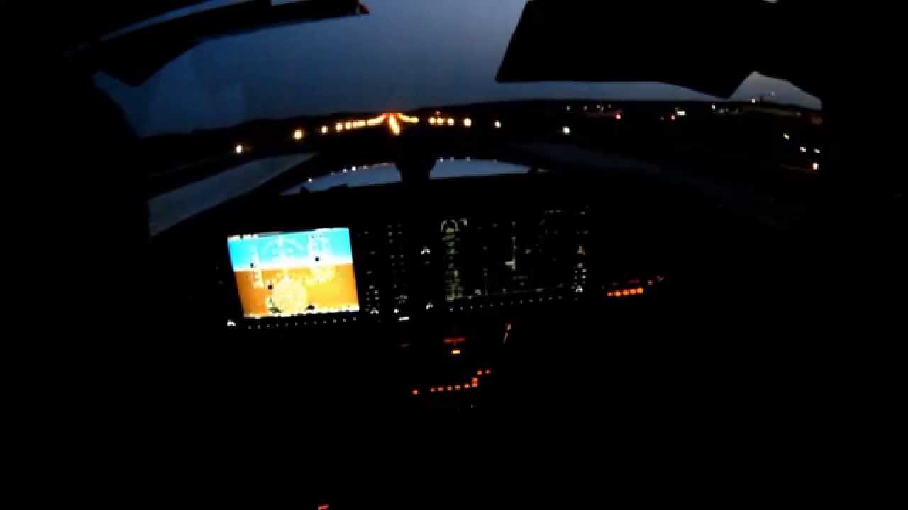 Night Flight Cessna 172 Baltic Aviation Academy - YouTube