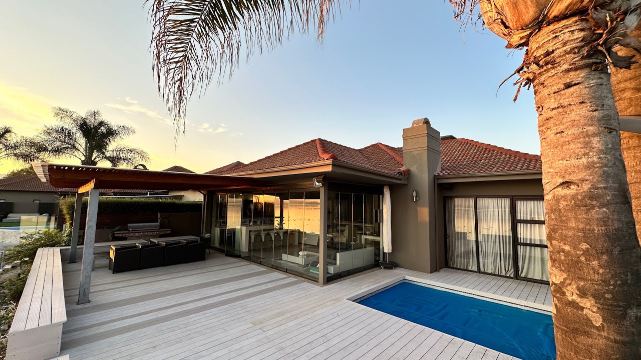 Absolutely Delightful 5Bed in Pecanwood - YouTube