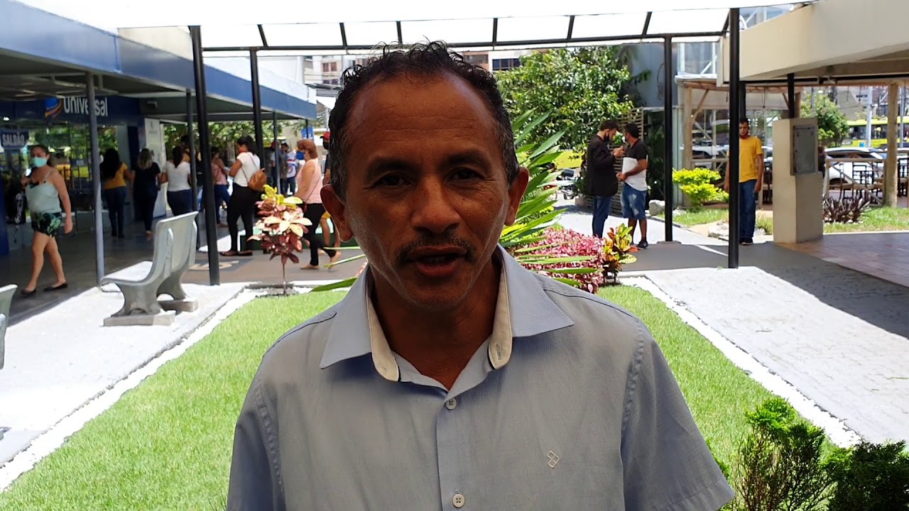 Manoel Gomes Caneta Azul e Mulher maravilha no dia internacional da ...