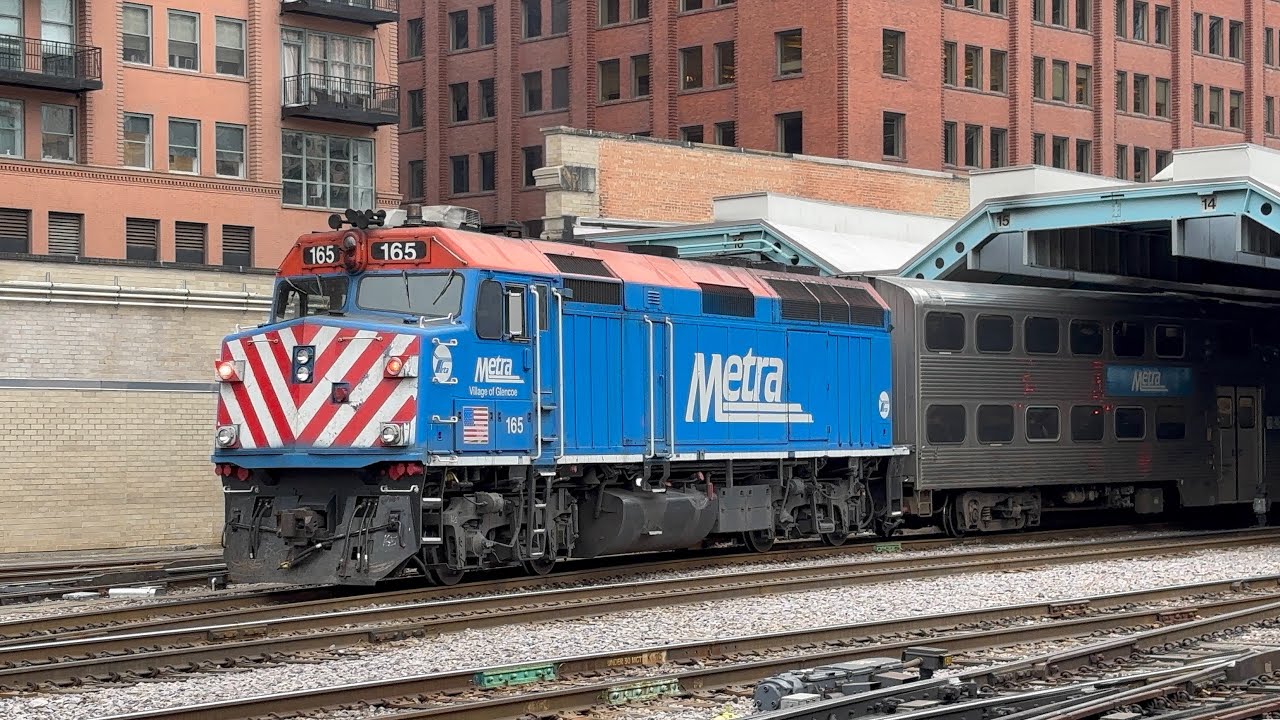 Metra Railfaning: OTC Morning Rush Captures - YouTube