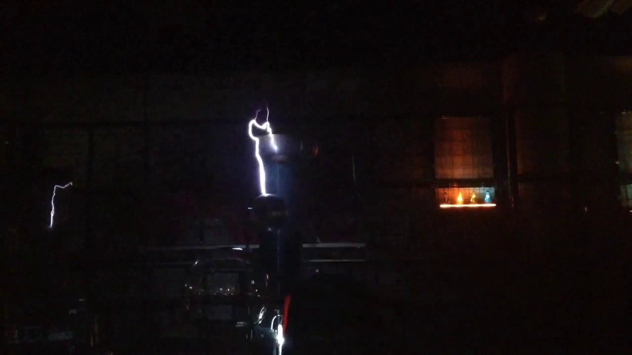 Indoor lightning experiment with tesla tower! - YouTube