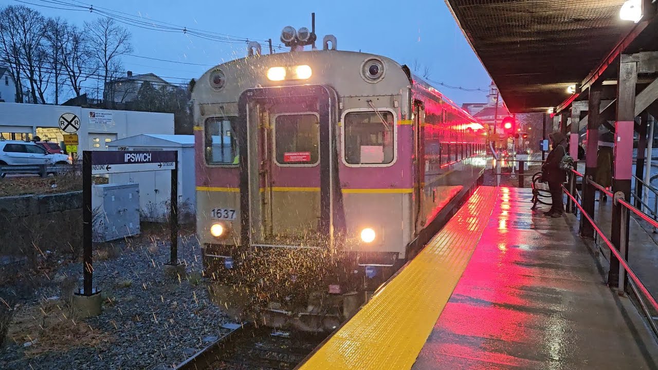 MBTA 1637 on 7 car polar express consist! 12/11/24 - YouTube