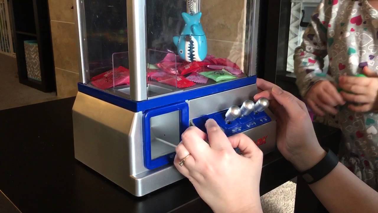 The Shark candy claw machine - YouTube