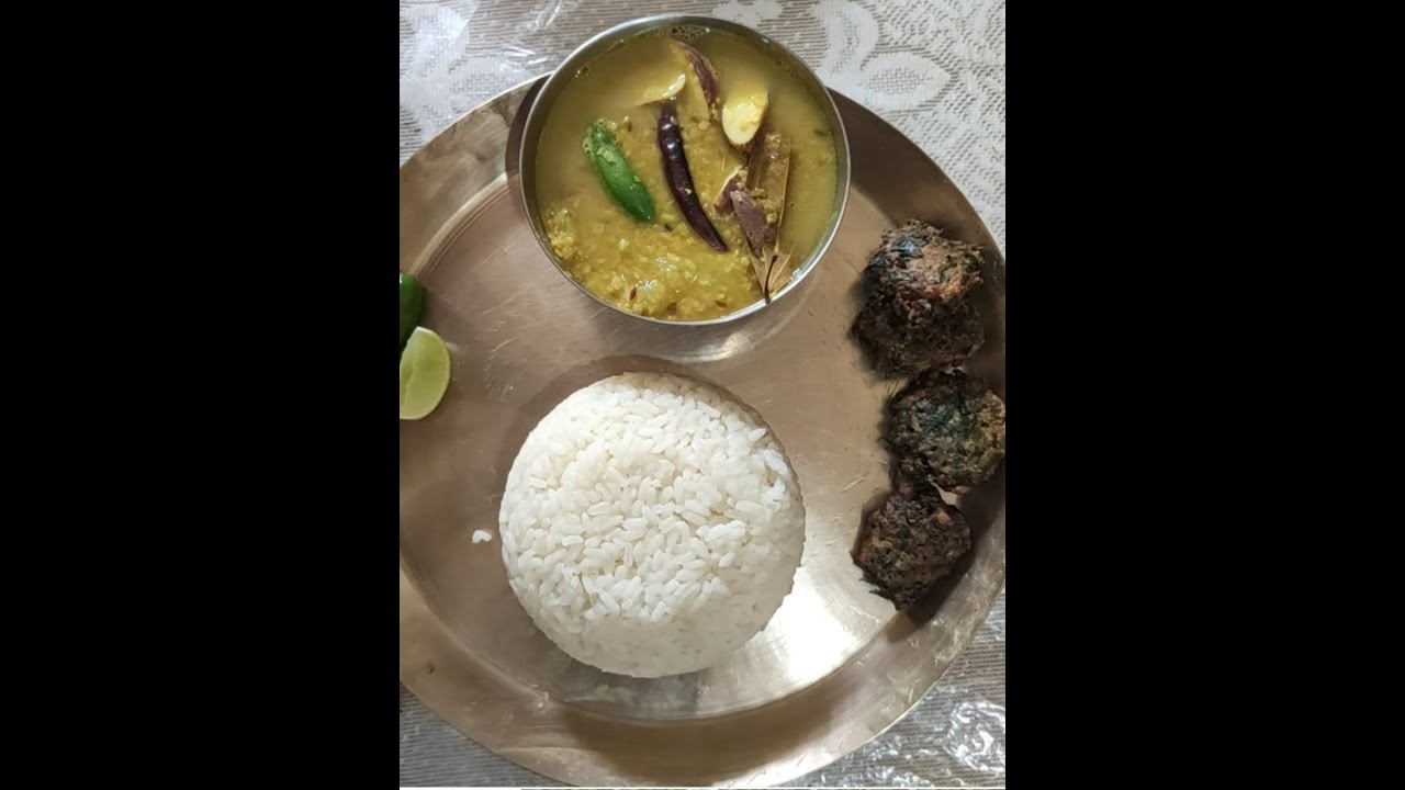 sobji Daal with Vaja, bengali daily recipe daal r telekochu patar bora ...