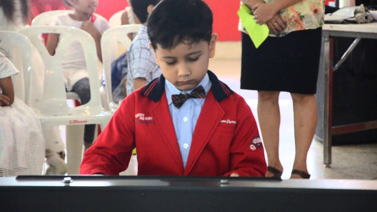 Arunav performing in musical moment - YouTube