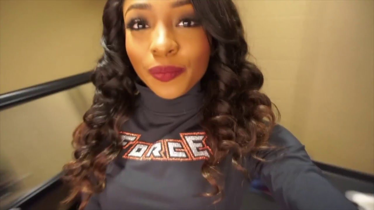 Follow ME Around on GAME DAY! | Veronica Luke - YouTube