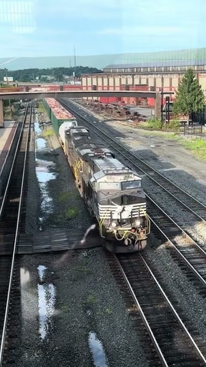 NS 11K making its way towards horseshoe curve as it passes downtown Altoona! - YouTube