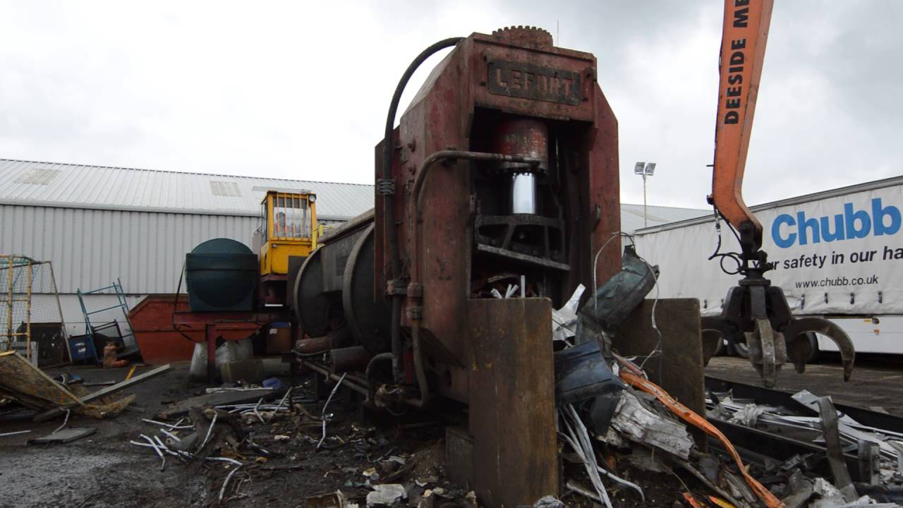 Lefort Conqueror 500 Shear Baler - YouTube