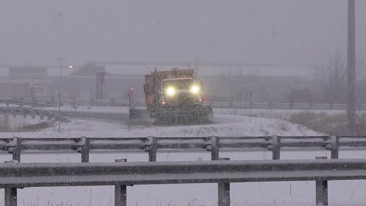 SNOW Removal- On ramp plowing Highway 417 westbound - YouTube