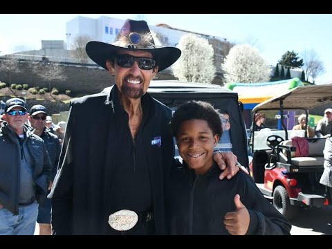 NASCAR hits wine country, RIP Parnelli Jones, we check in with Everett ...