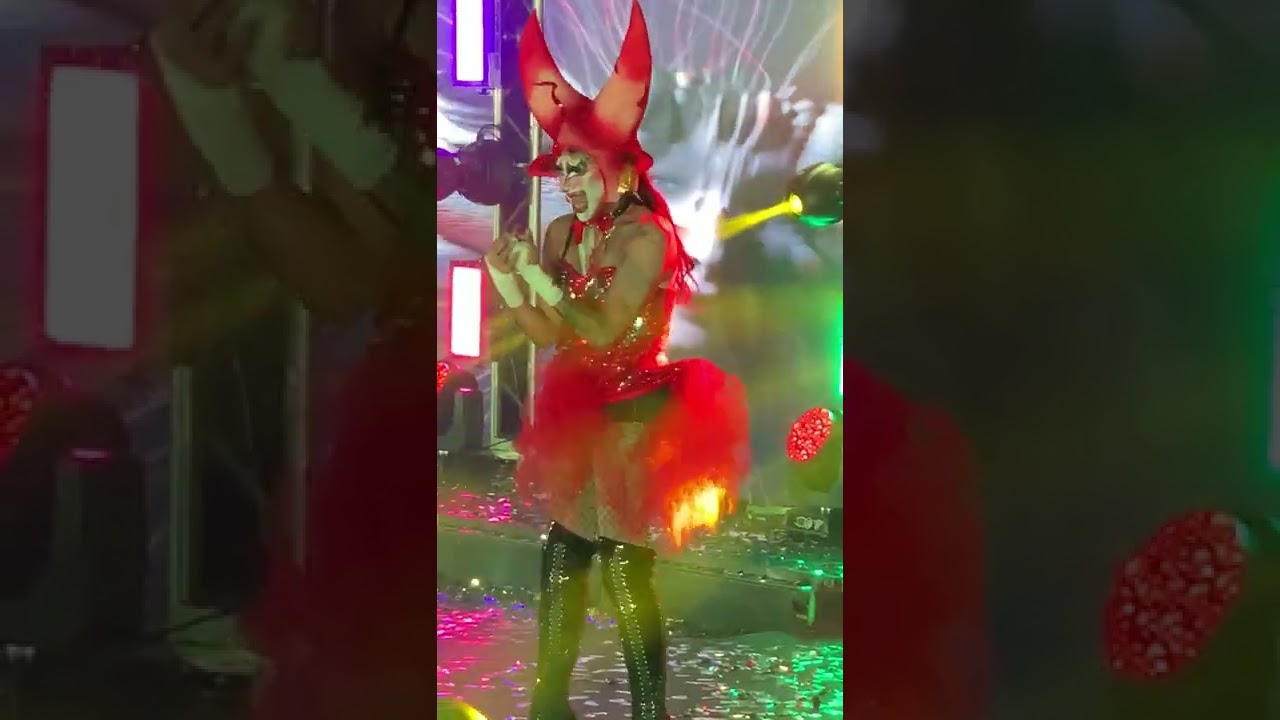 Rebel Mork en La Más Orgullosa 🏳️‍🌈, suscríbete a nuestro canal y no te ...