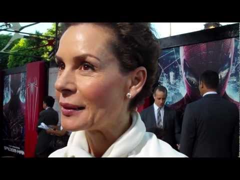 Embeth Davidtz Talks About Shooting Her ‘Ray Donovan’ Nude Scene After ...