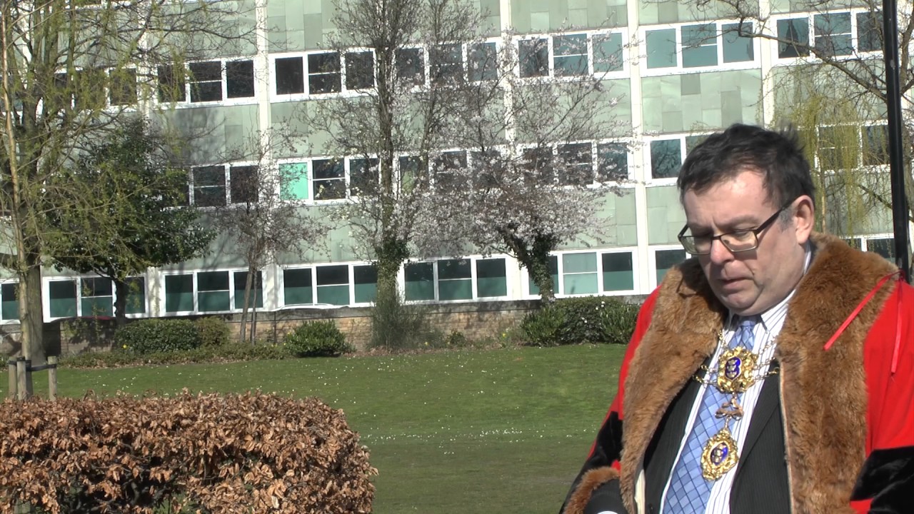 Lord Mayor of Hull at rose planting ceremony - YouTube