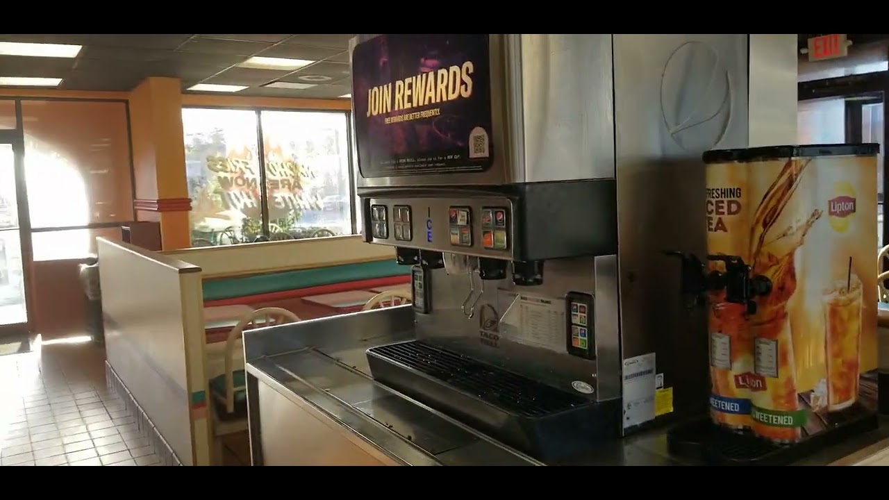 SCENE INSIDE TACO BELL - YouTube