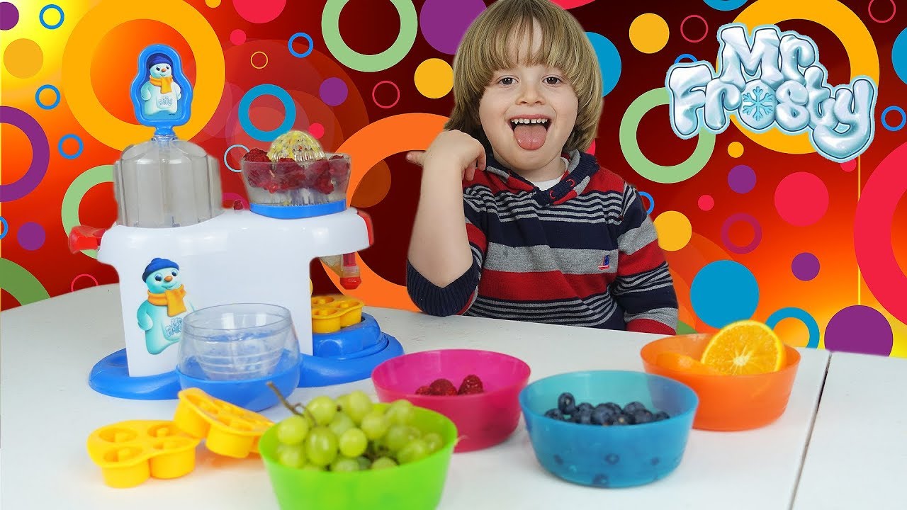 Making Ice Lollies with the Mr Frosty Fruity Hoops Maker - YouTube