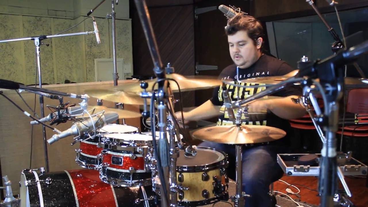 CESAR GARRIDO - Grabando Baterias en Estudios ION - YouTube