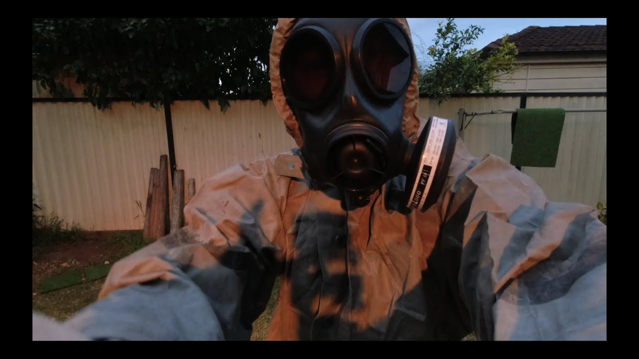 DDR East German SBA-1 CBRN Suit - YouTube