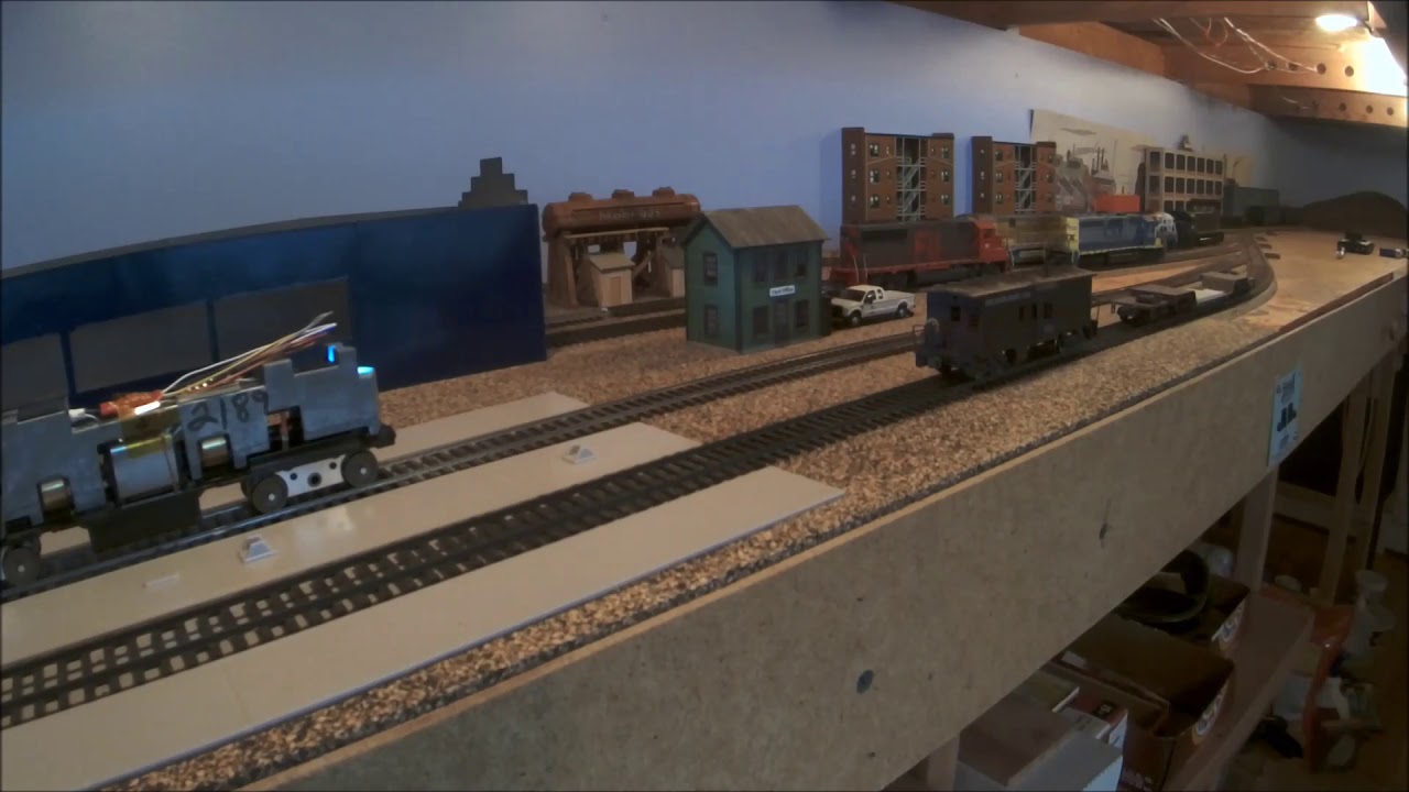 Life Like Proto 2000 GP30 Decoder Test - YouTube